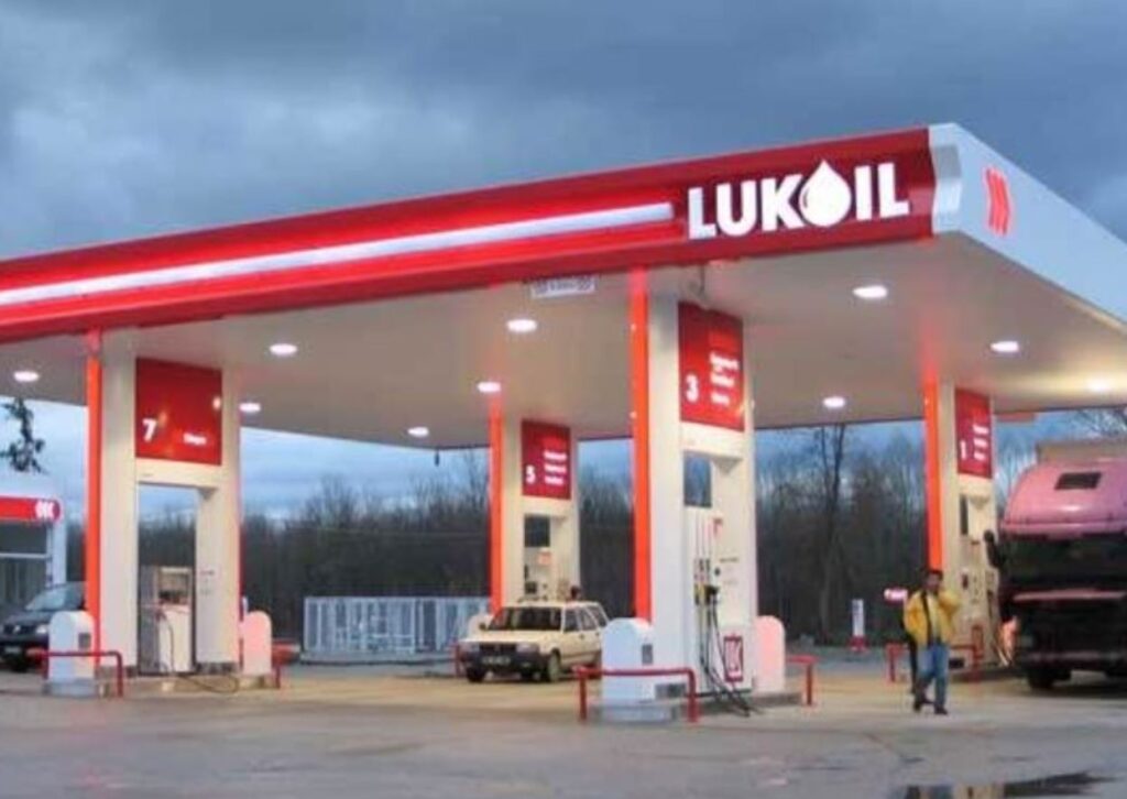 Ministrul Economiei: Lukoil are o datorie